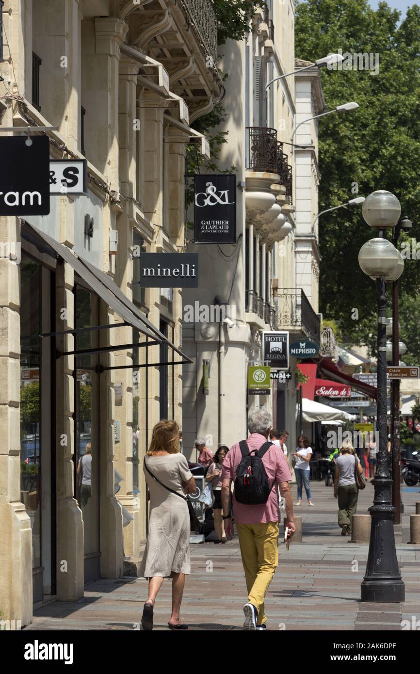 Avignon : Shopping in der Rue de la République, l'utilisation dans le ...