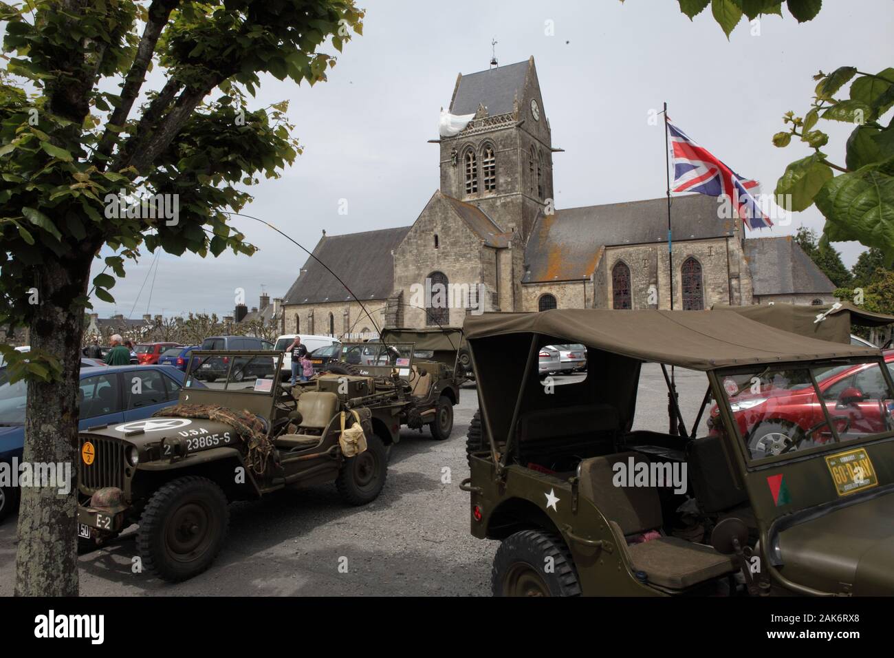 Halbinsel Cotentin/Sainte-Mère-Eglise : D-Day-Festival, suis fruehen ...