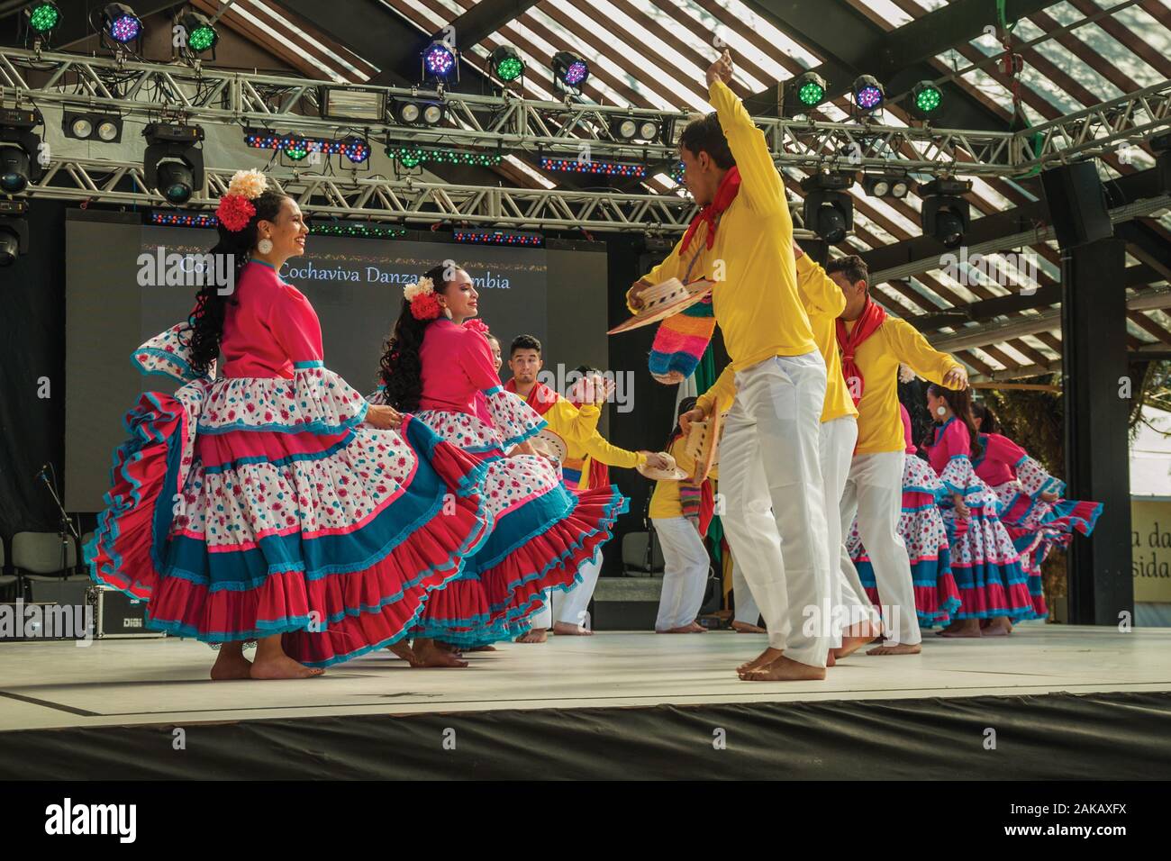 Colombian typical costume Banque de photographies et d’images à haute ...