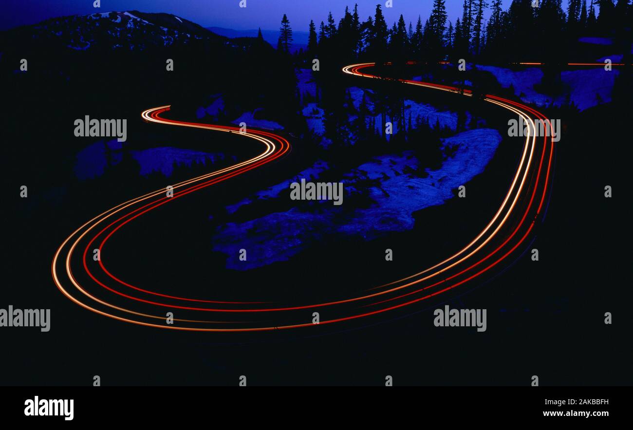 Sentiers sinueux de la route sinueuse Banque de photographies et d ...