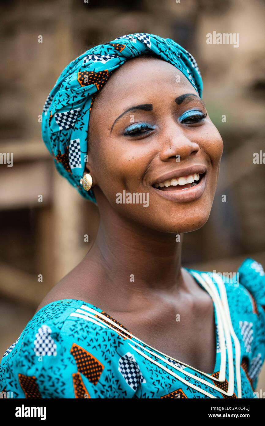 Tenue du bénin Banque de photographies et d’images à haute résolution ...