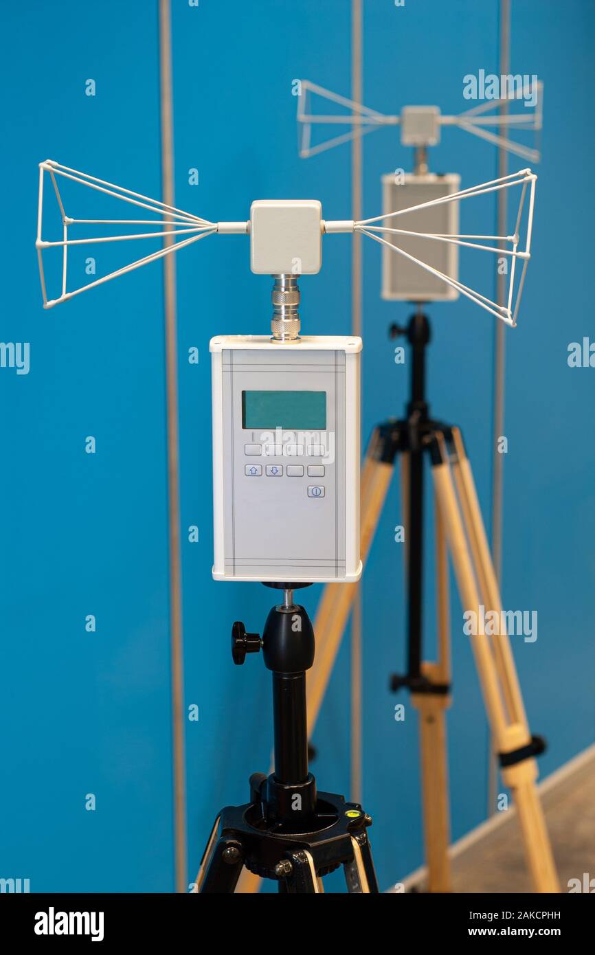 Electromagnetic waves electric field Banque de photographies et d ...