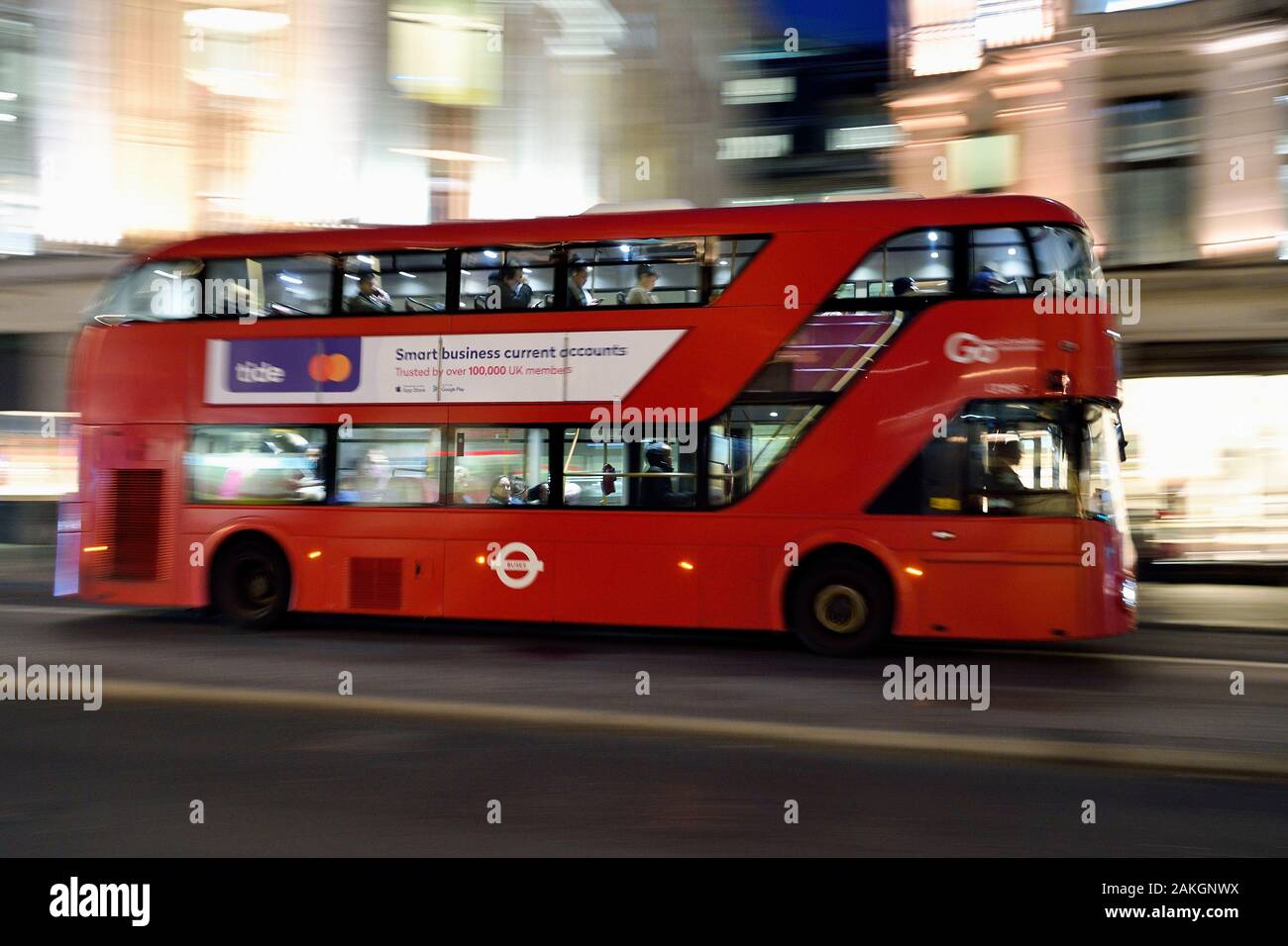 Bus de transport londres rouge Banque de photographies et d’images à ...