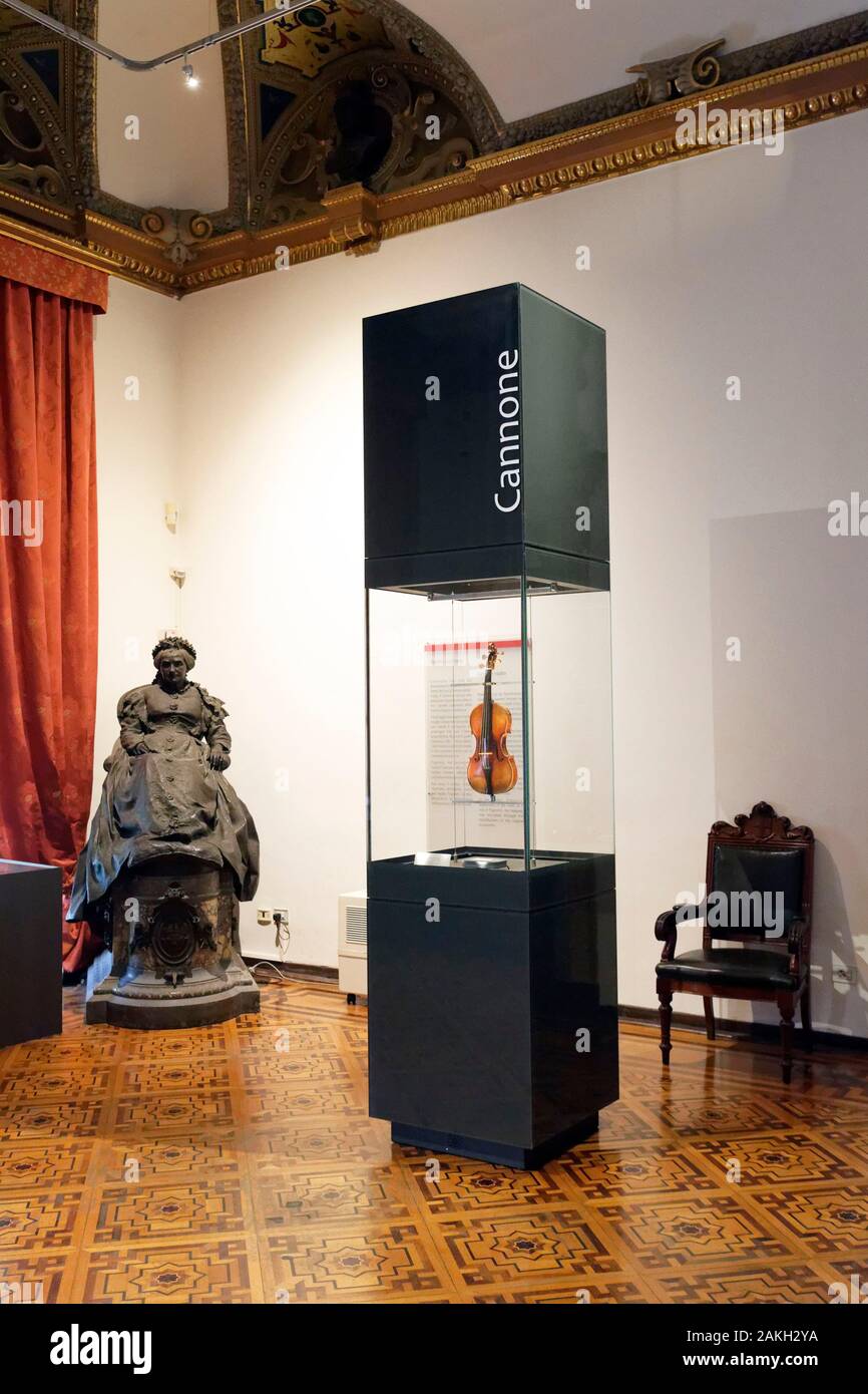 Statue de paganini Banque de photographies et d’images à haute ...