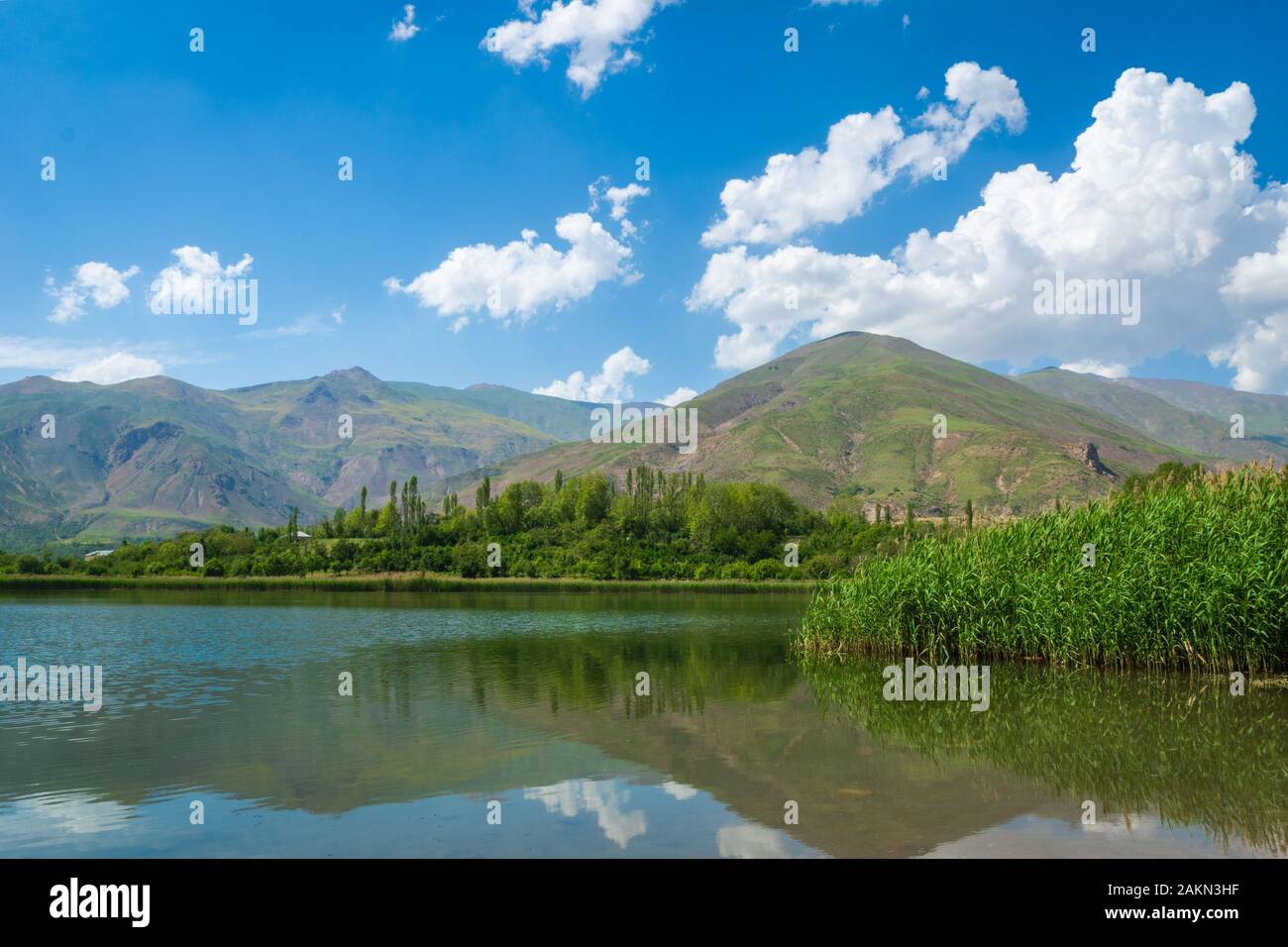 Ovan lake Banque de photographies et d’images à haute résolution - Alamy