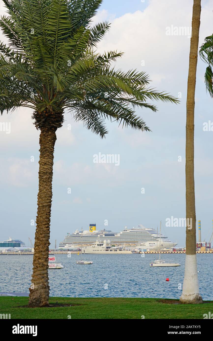 DOHA, QATAR - 12 DEC 2019- Vue sur la Costa Diadema bateau de croisière ...
