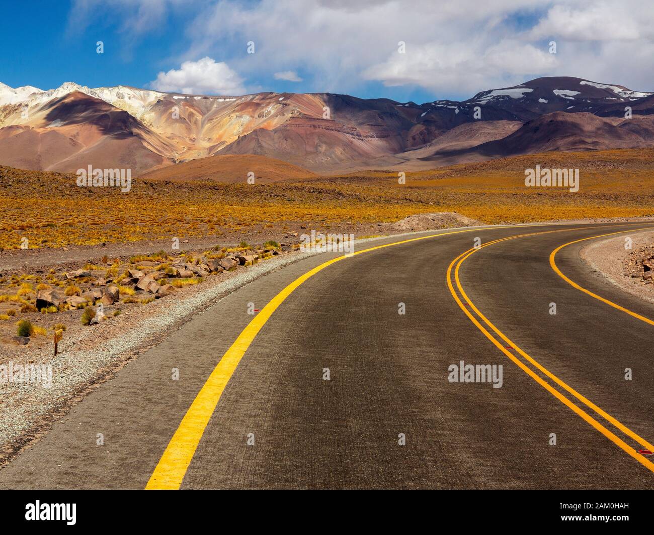 Beau paysage sur la route Ruta 23 de San Pedro de Atacama à Paso Jama ...
