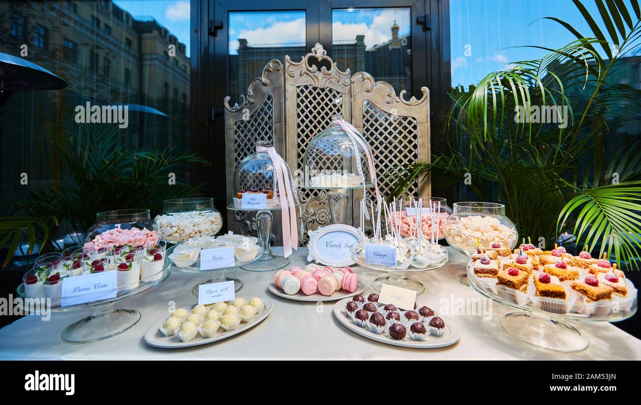 Buffet candy Banque de photographies et d’images à haute résolution - Alamy