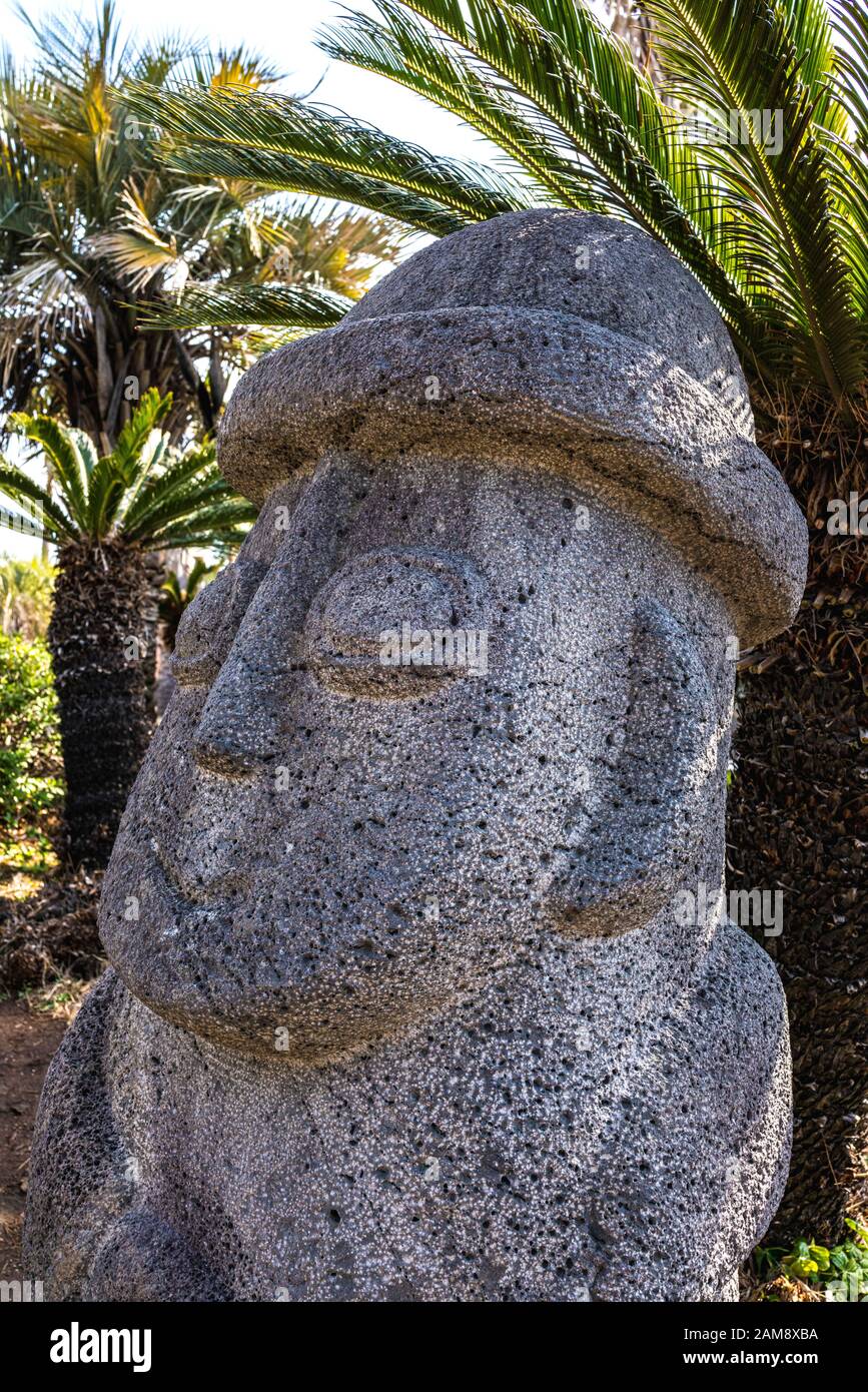 Statues de roche volcanique Banque de photographies et d’images à haute ...