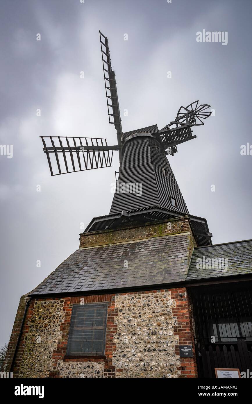 West blatchington windmill Banque de photographies et d’images à haute ...