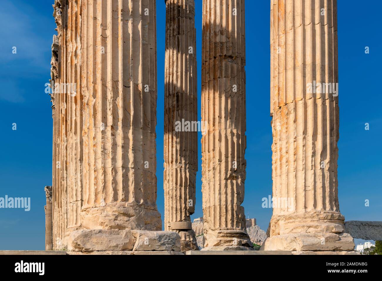 Colonnes anciennes ruines du Temple de la Zeus Olympienne à Athènes ...