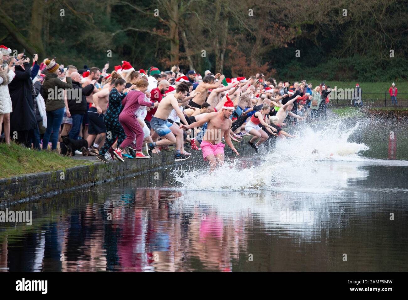Nage en eau froide Banque de photographies et d’images à haute ...