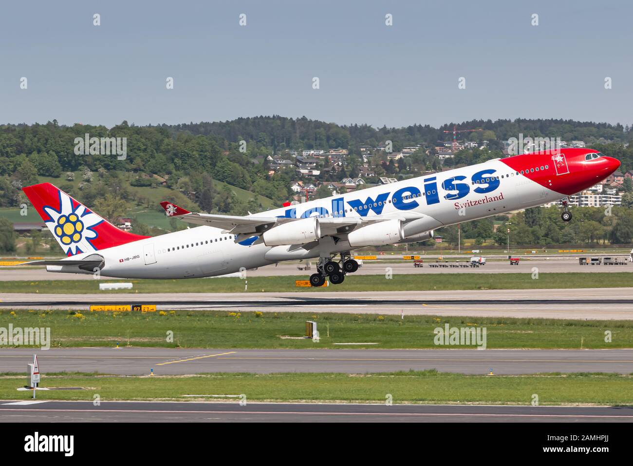 Avion edelweiss air airbus a340 300 Banque de photographies et d’images ...
