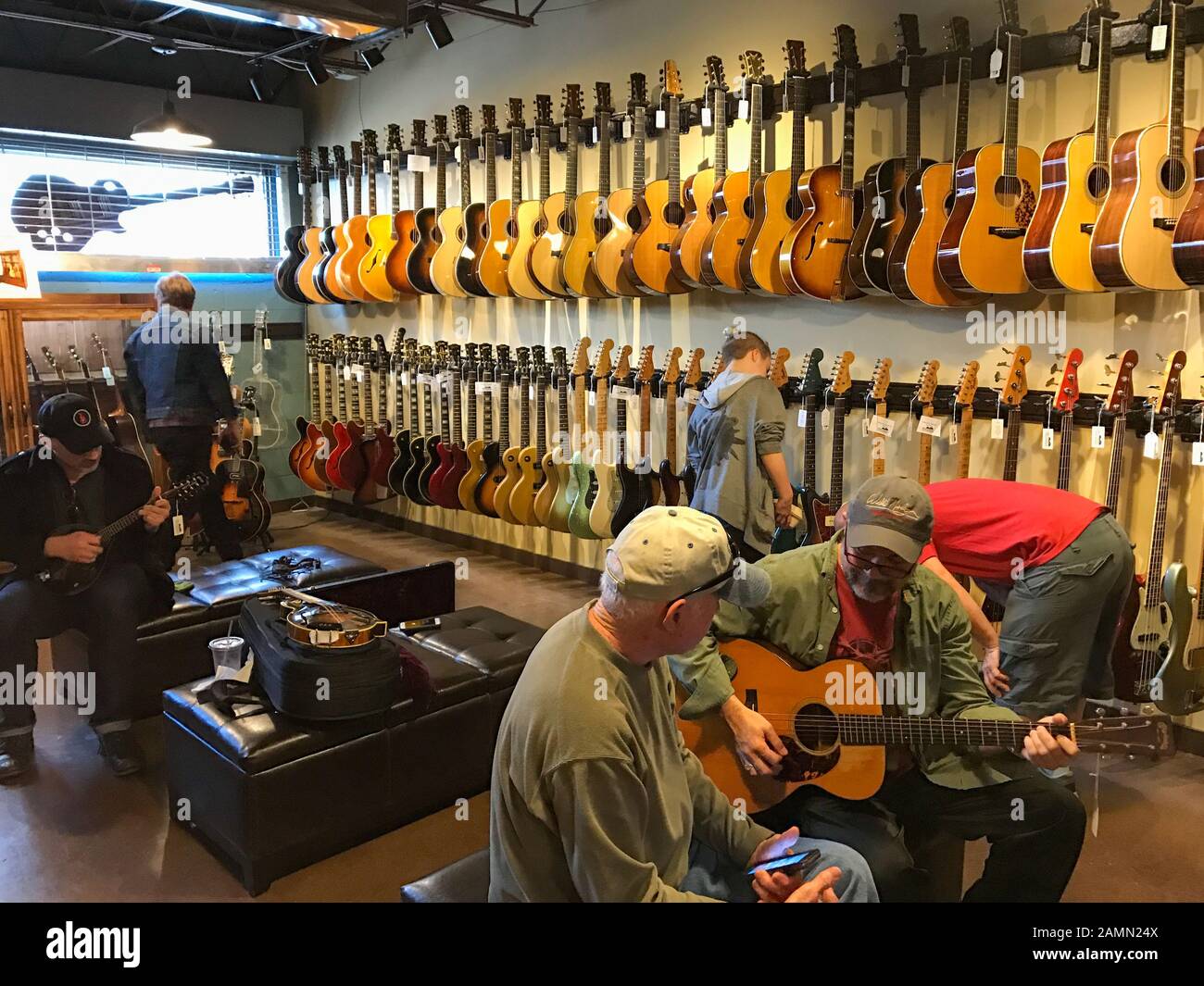 Guitares vintage nashville Banque de photographies et d’images à haute ...