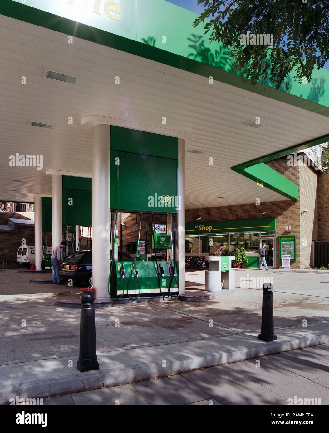 Station essence bp sur finchley road Banque de photographies et d ...