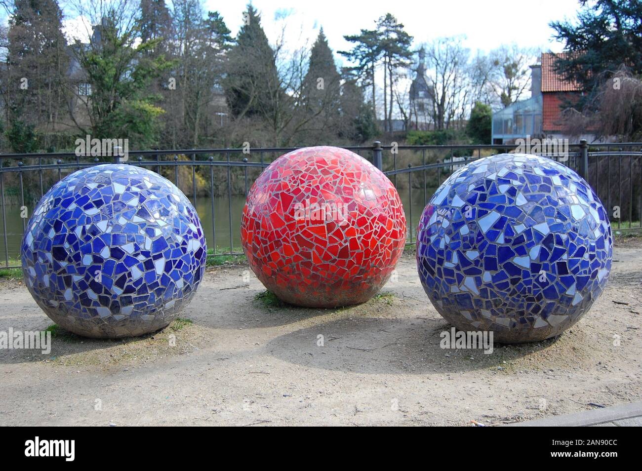 Grosses boules Banque de photographies et d’images à haute résolution ...