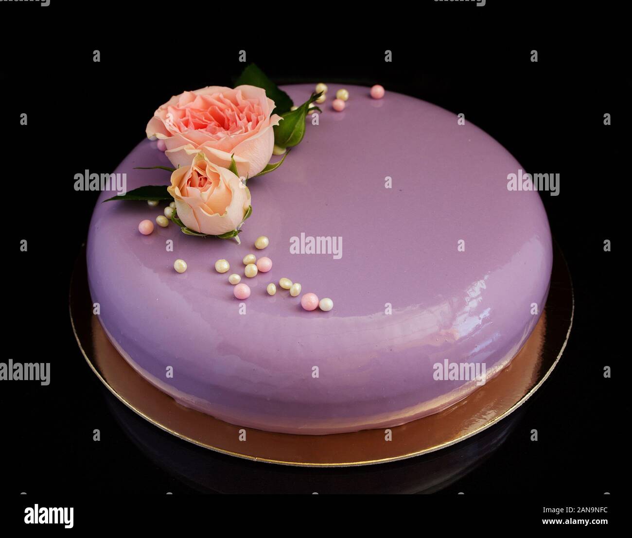 Modern cake Banque de photographies et d’images à haute résolution - Alamy
