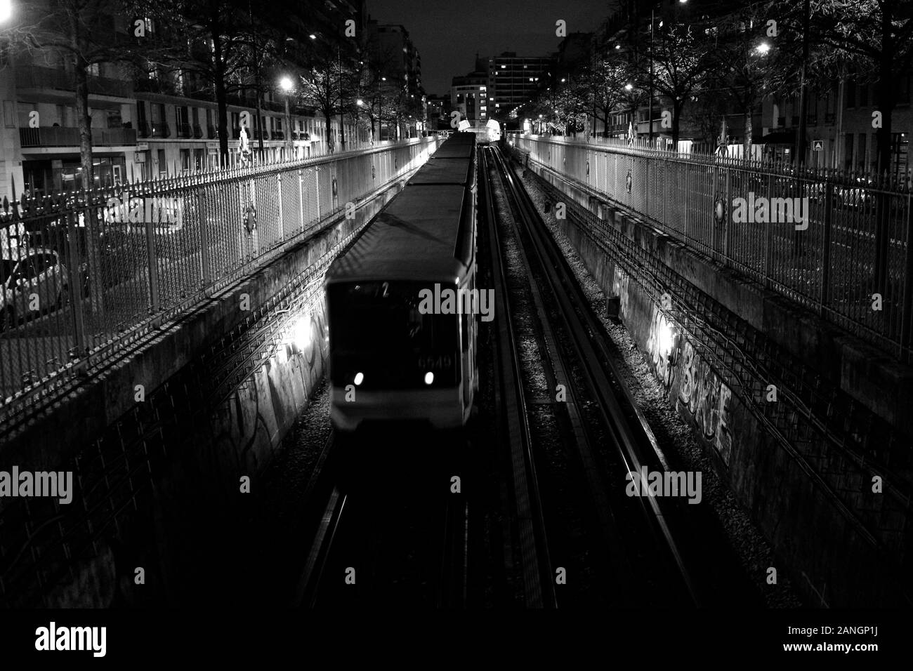 Paris ratp metro wagon Banque d'images noir et blanc - Alamy