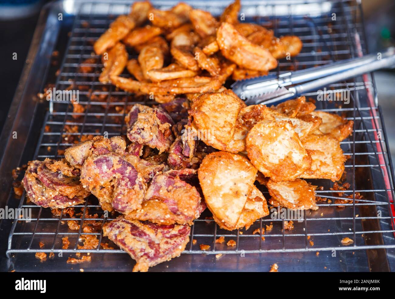 Taro frit Banque de photographies et d’images à haute résolution - Alamy