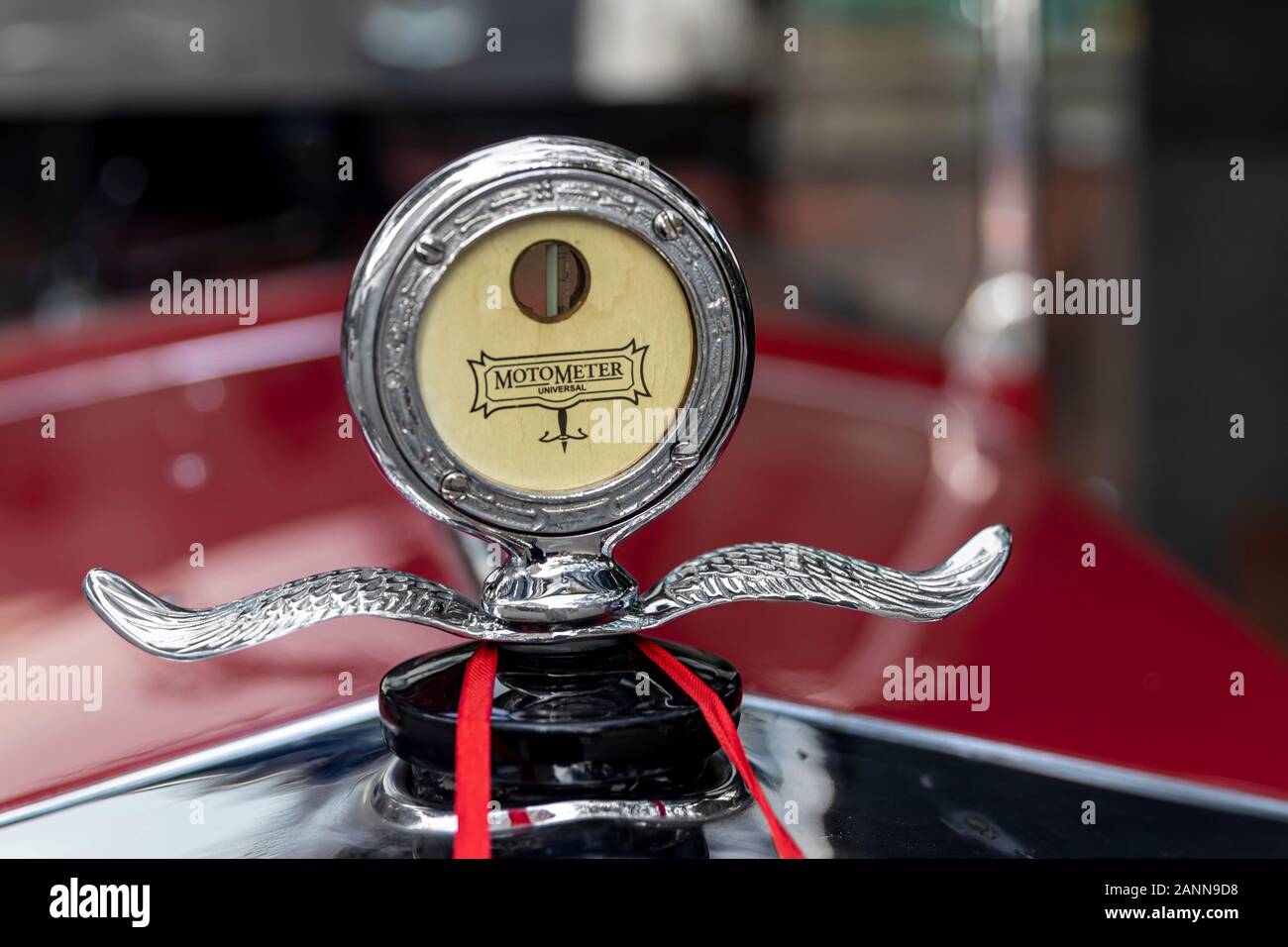 Ornements de capot Banque de photographies et d’images à haute ...