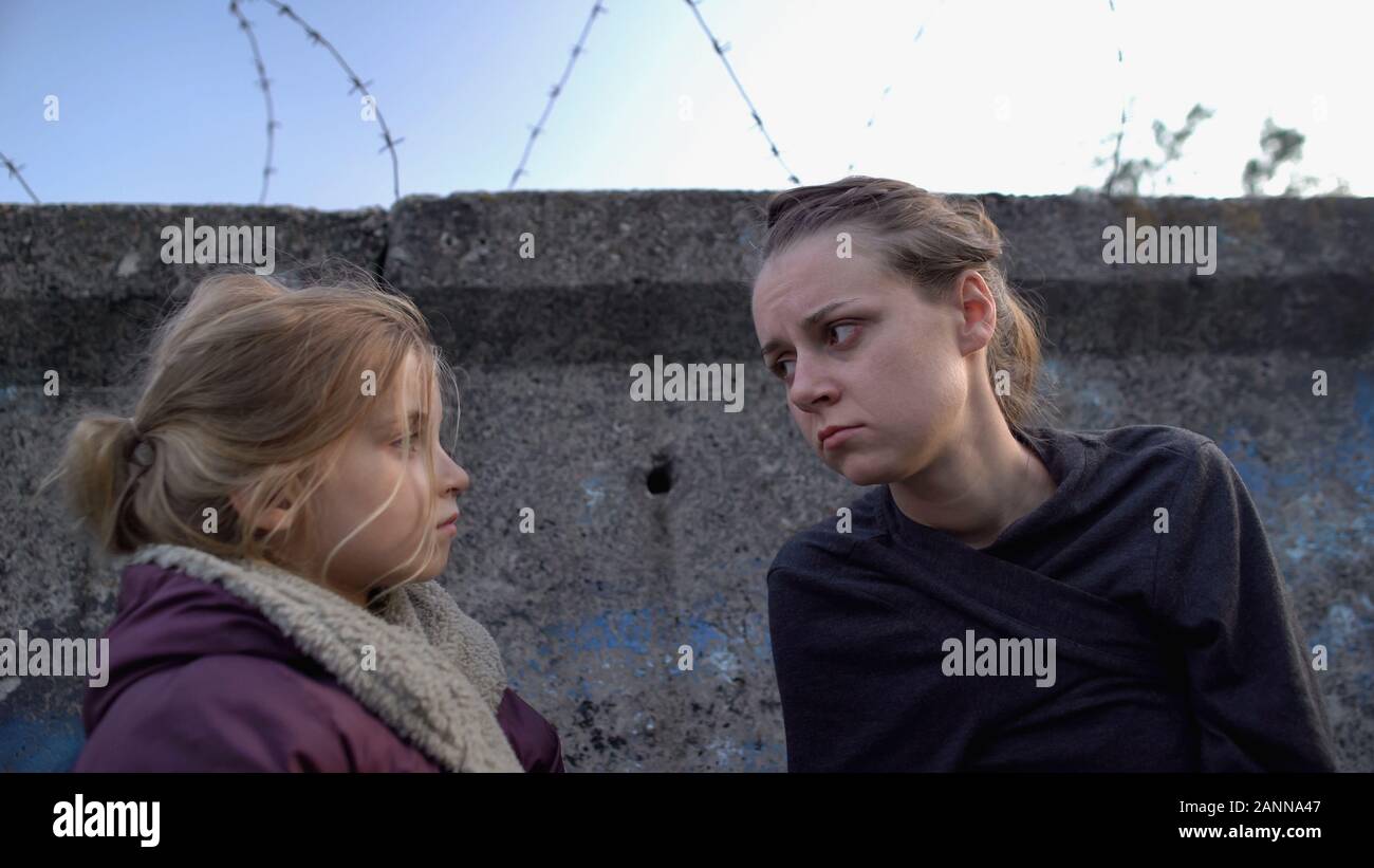 Pauvre maman Banque de photographies et d’images à haute résolution - Alamy