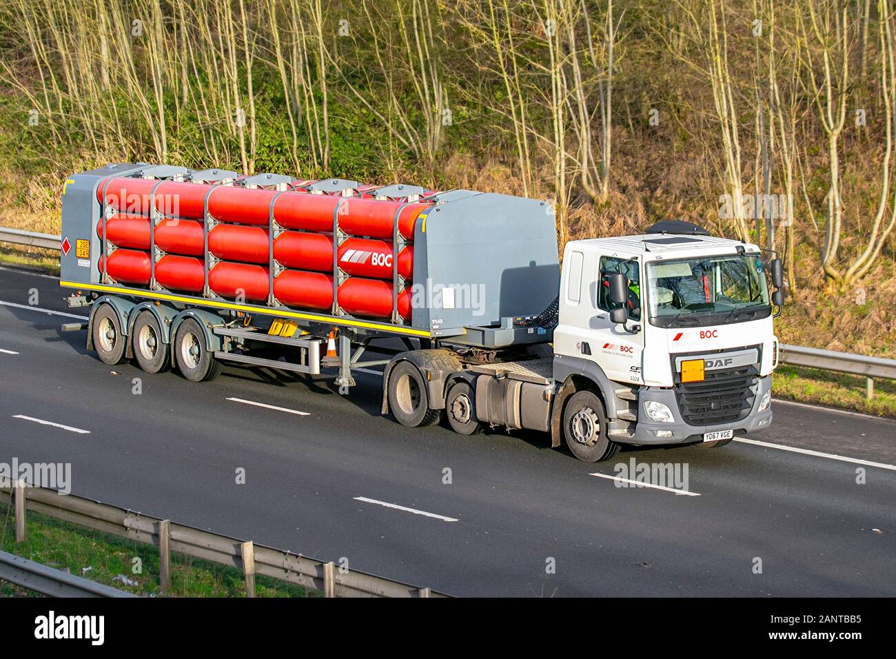 Camion De Livraison De Bouteilles De Gaz Banque d'image et photos - Alamy