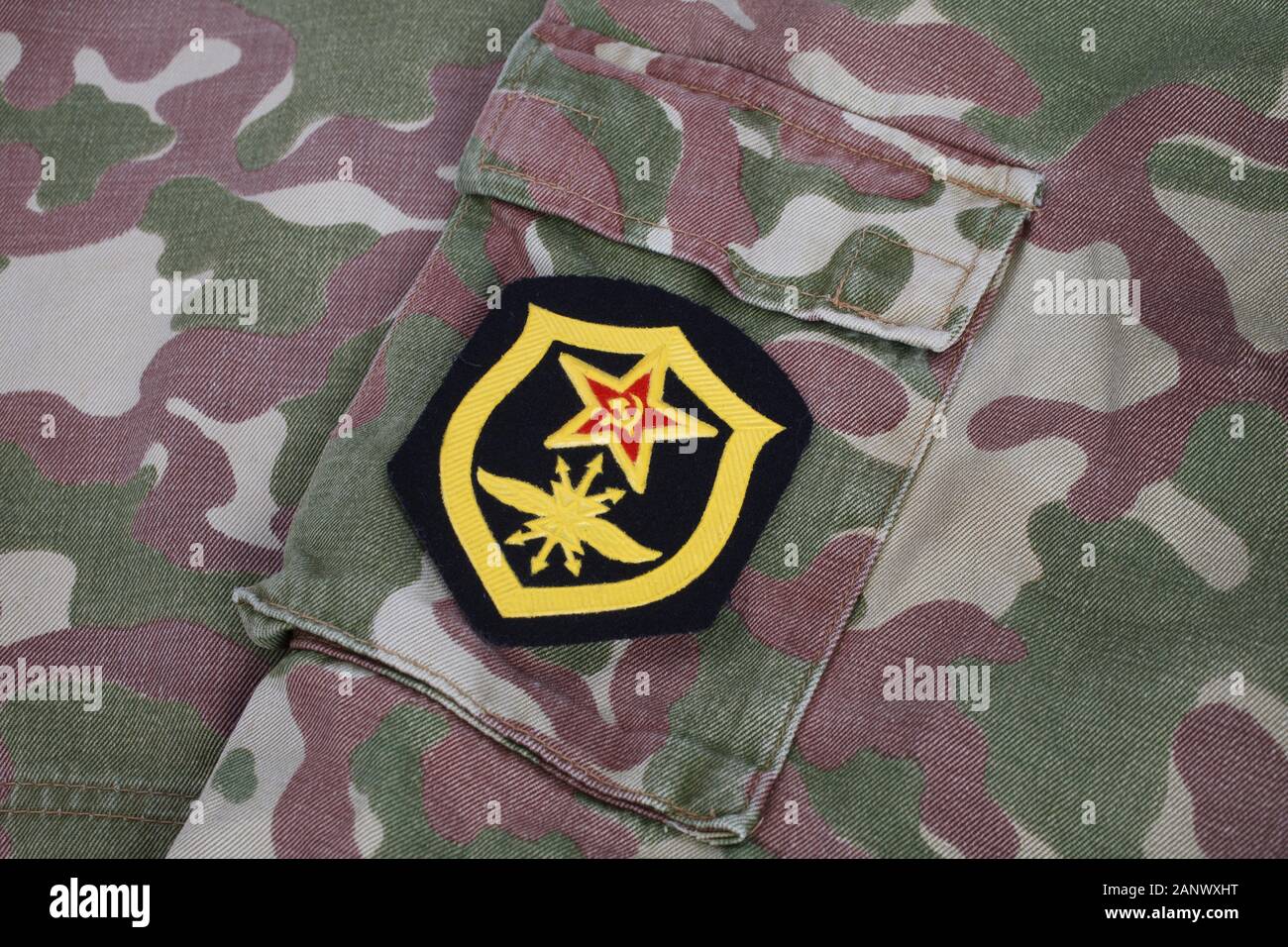 Urss uniforme militaire - Armée Soviétique Troupes Signal patch épaule sur l'uniforme de ...