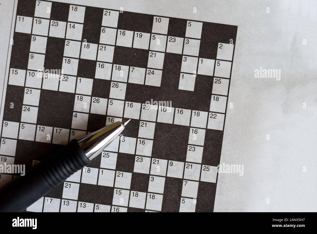 Mots croisés jeu avec réponse Banque de photographies et d’images à ...