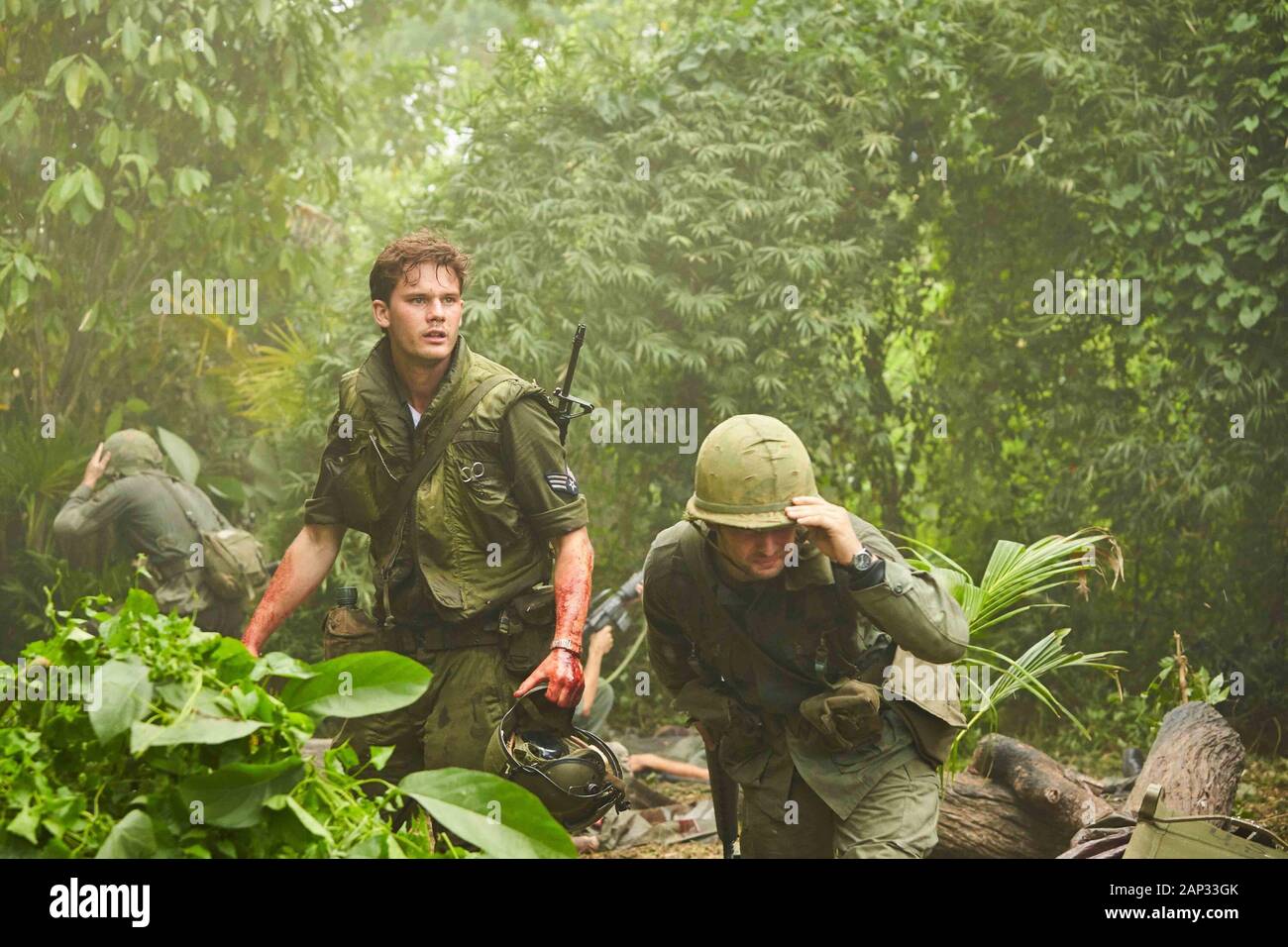 La pleine mesure, à gauche : Jeremy Irvine que William H., Pitsenbarger ...