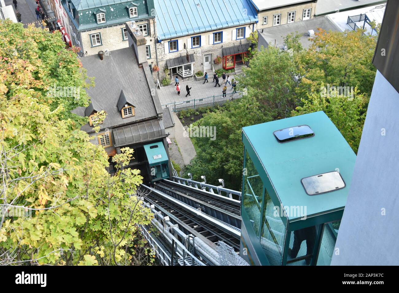 'Le funiculaire du Vieux-Québec' le funiculaire du Vieux-Québec reliant ...
