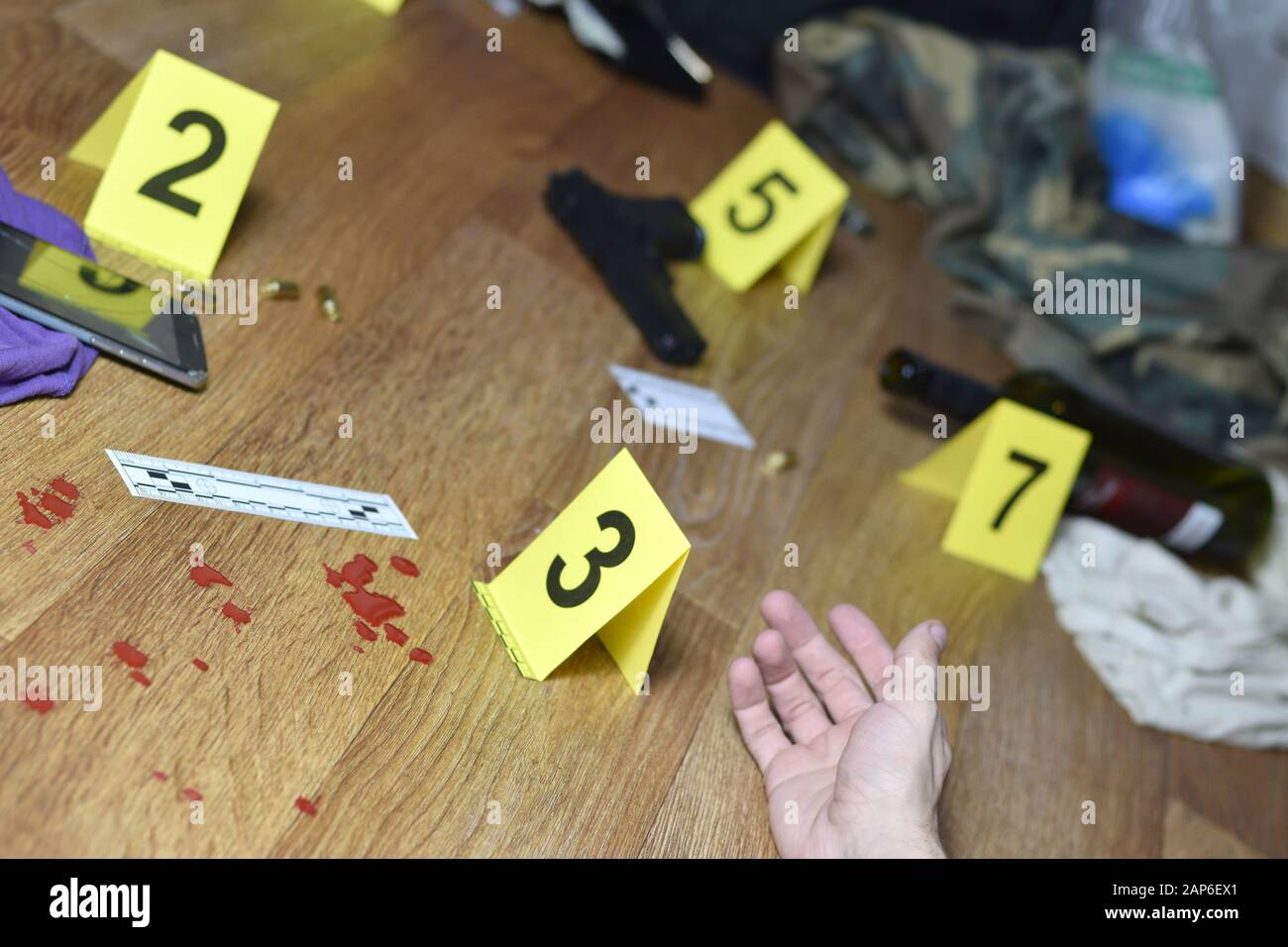 Crime scene ruler Banque de photographies et d’images à haute ...