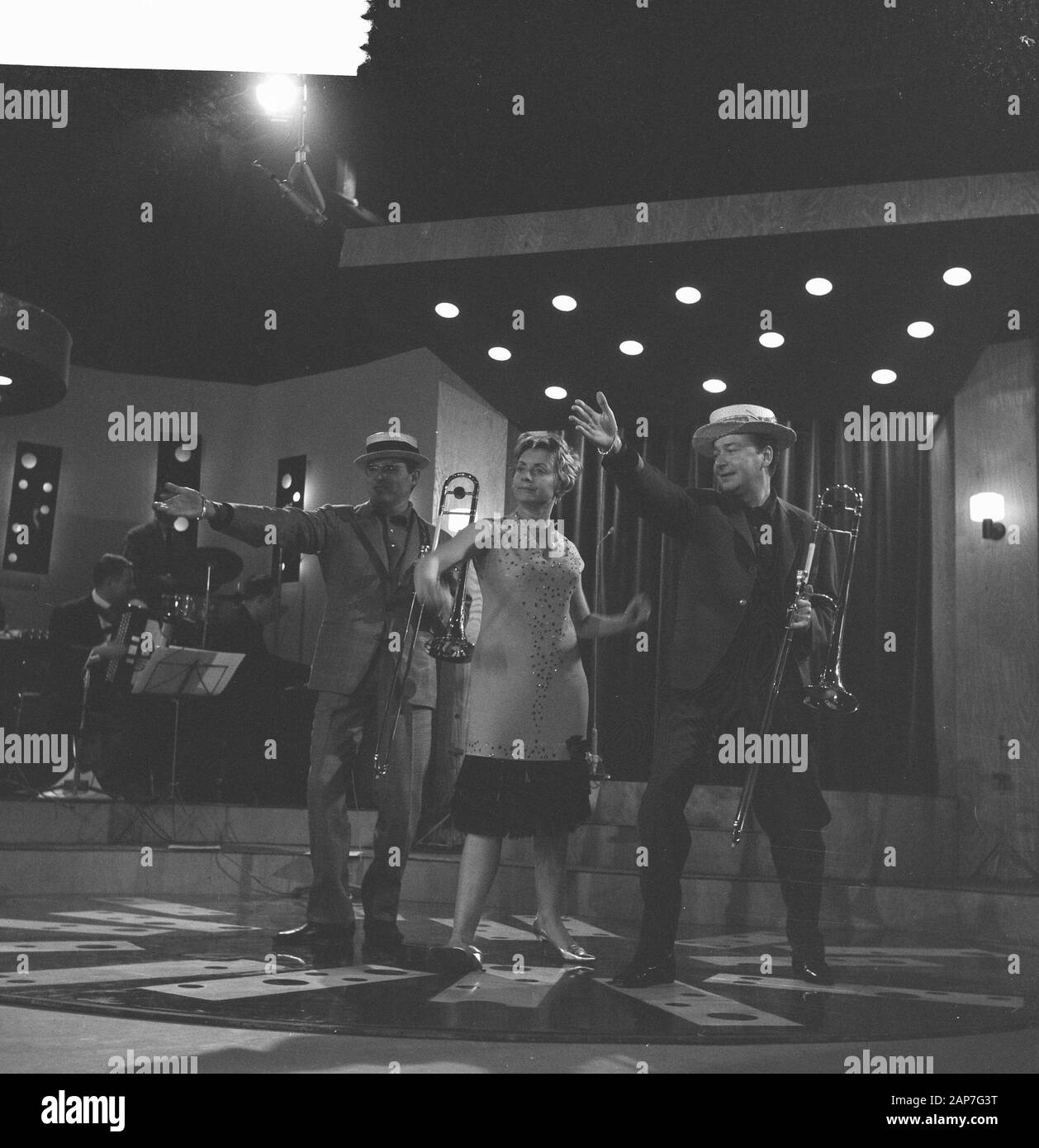 Annie Cordy répète dans Cinetone studio. En répétition Date : 20 ...