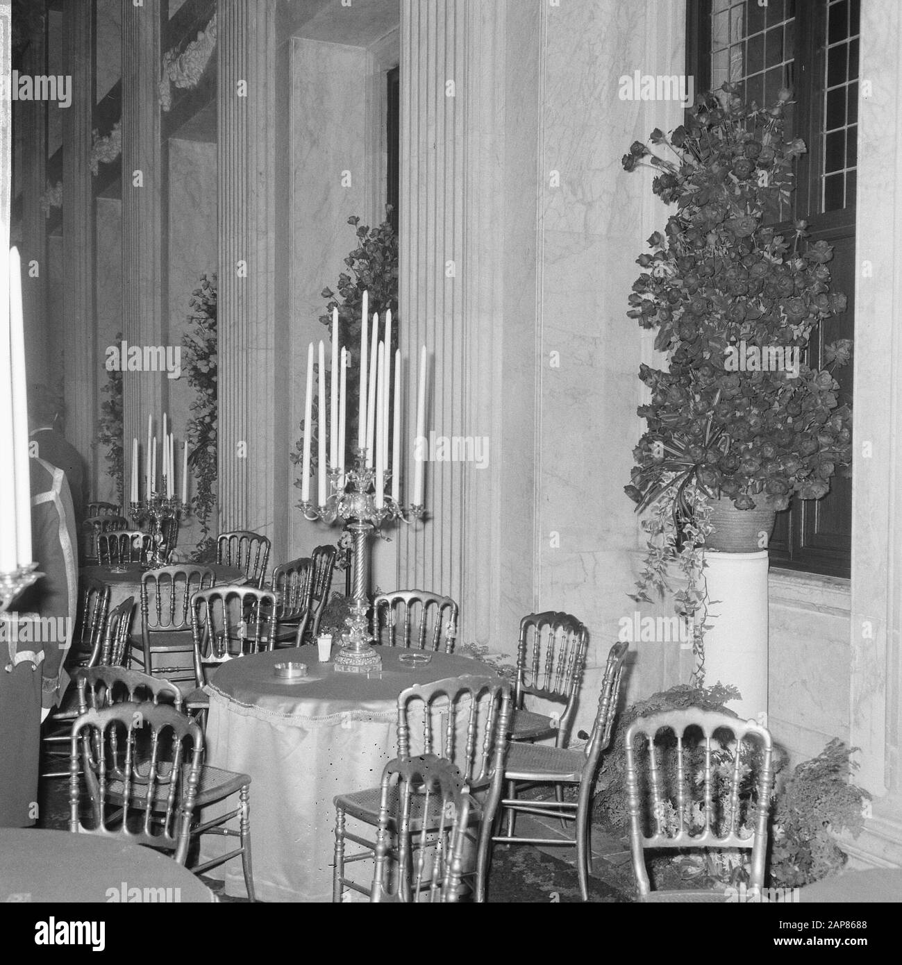 Salles de bal Banque d'images noir et blanc - Alamy