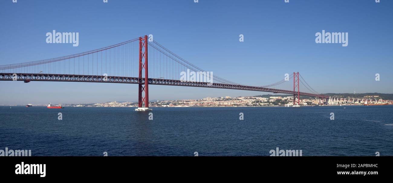 Pont du 25 avril lisbonne Banque de photographies et d’images à haute ...