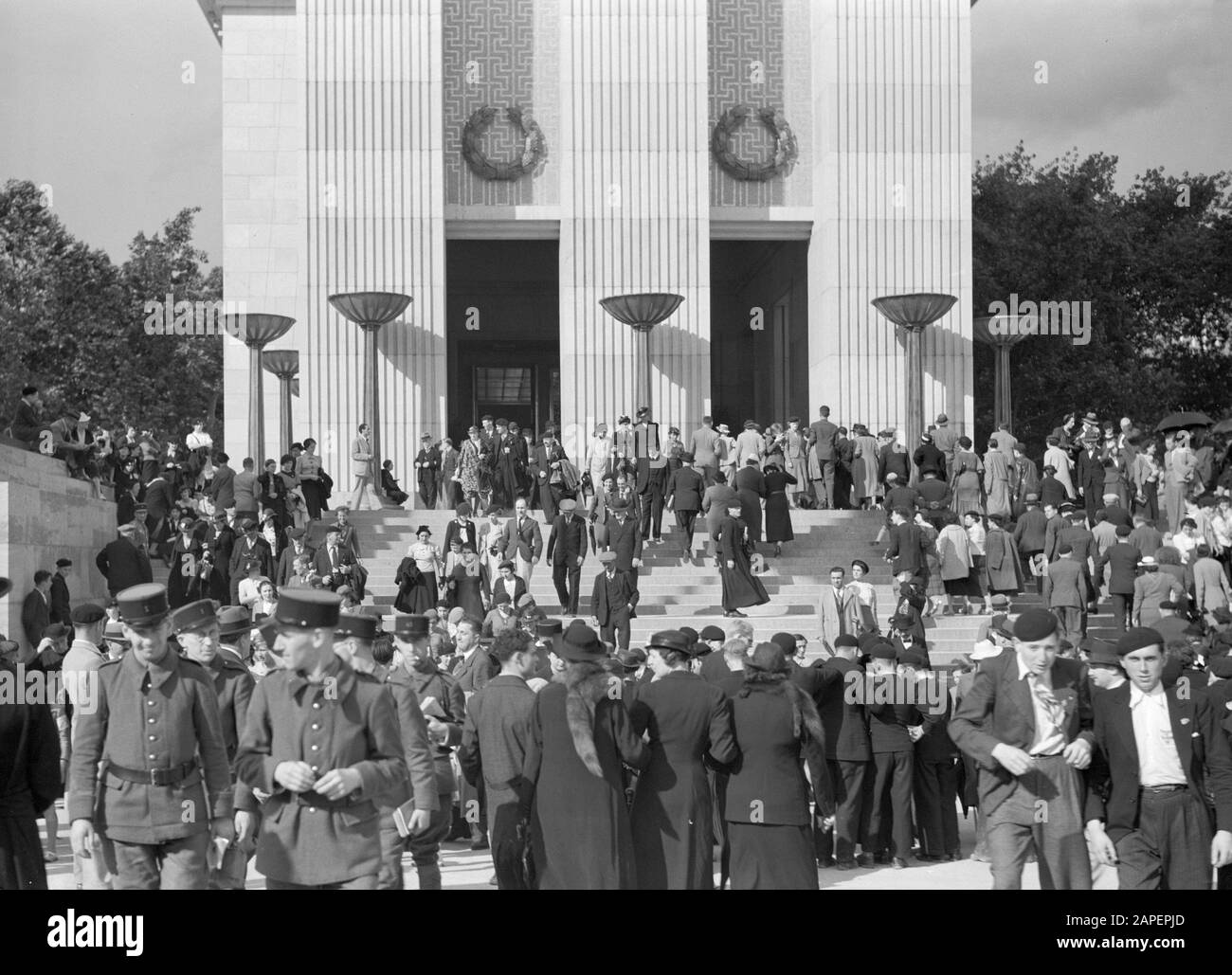 Pavillon allemand 1937 exposition mondiale de paris Banque de ...