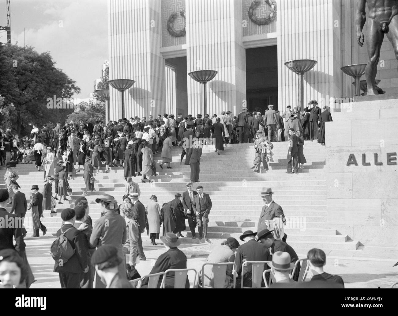 Pavillon allemand 1937 exposition mondiale de paris Banque de ...