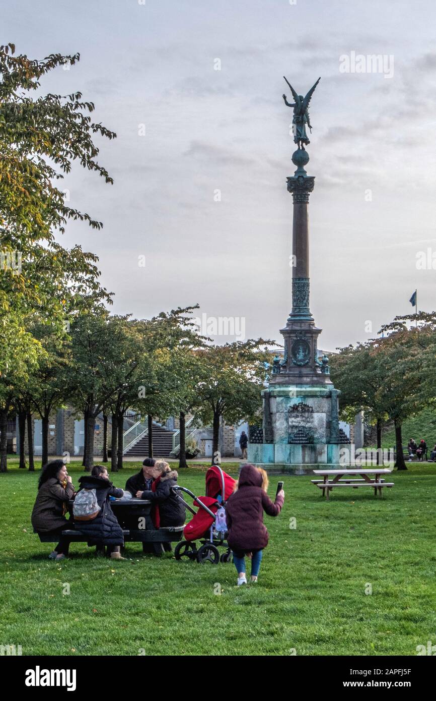 Colonne Ivar Huitfeldt. Le monument commémore la mort de l'amiral Ivar ...