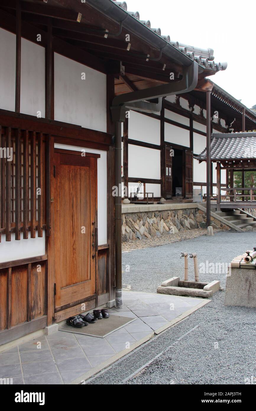 Batiment traditionnel Banque de photographies et d’images à haute ...