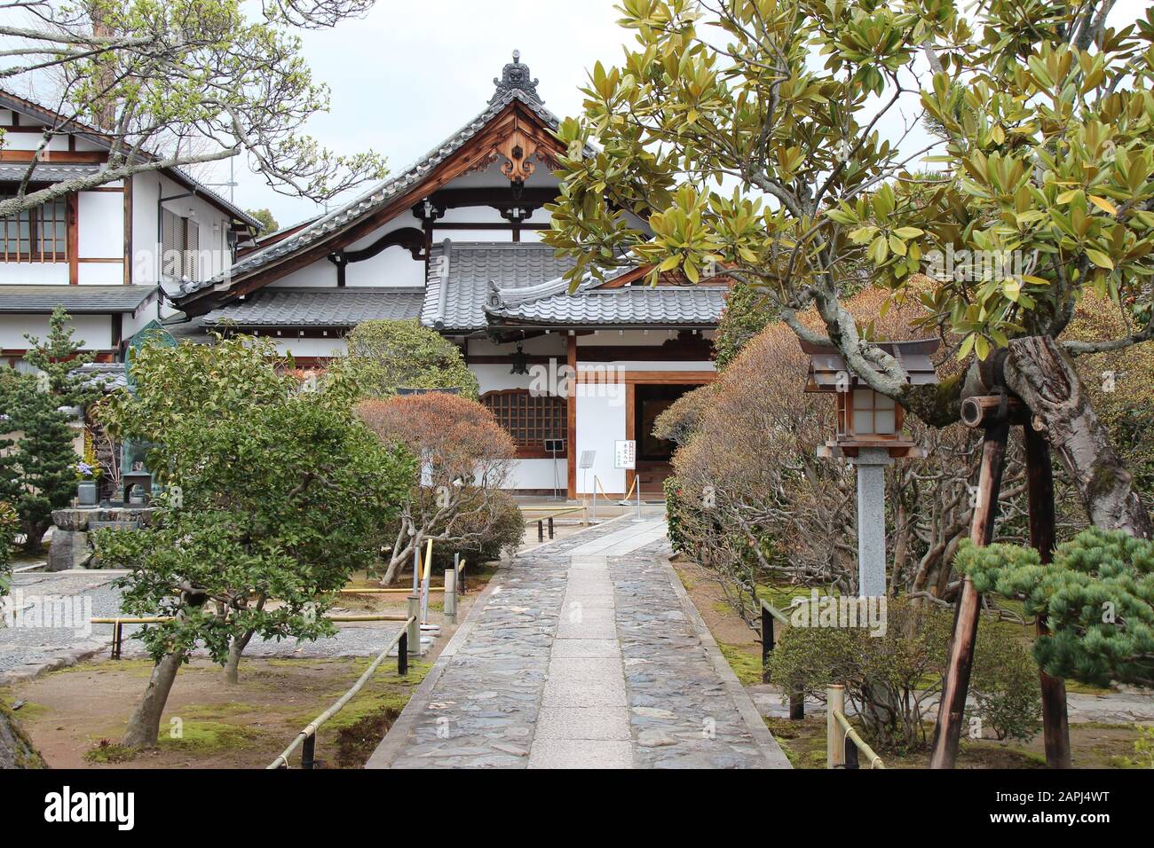 Batiment traditionnel Banque de photographies et d’images à haute ...