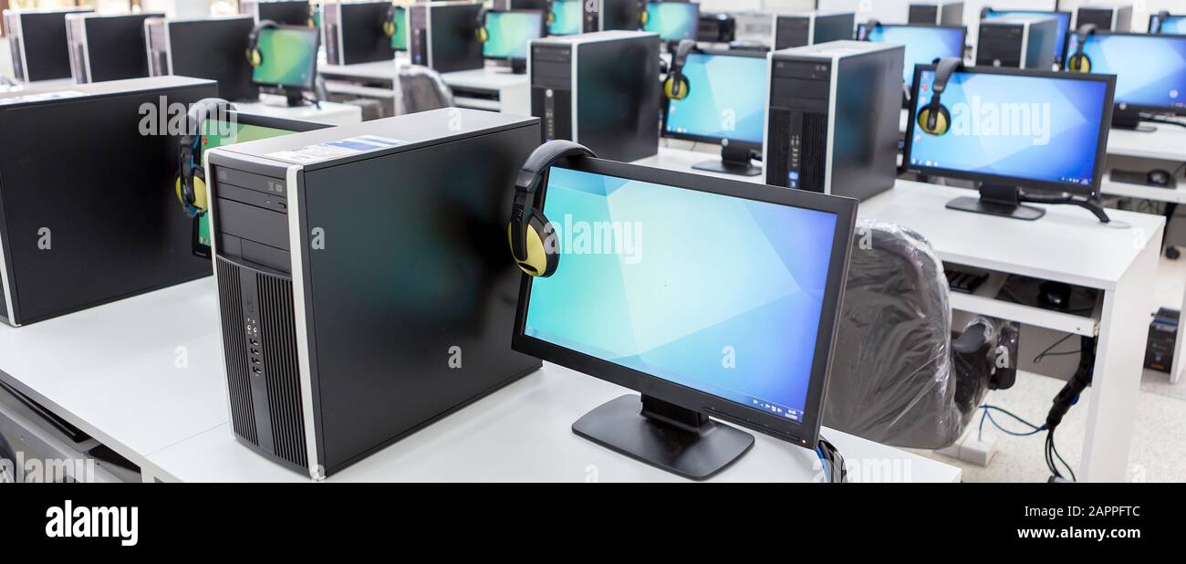 Computer lab Banque de photographies et d’images à haute résolution - Alamy