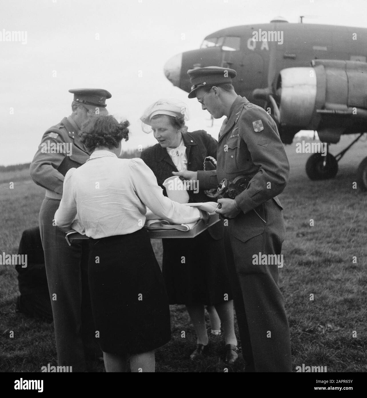 Avion de bord du prince bernhard Banque de photographies et d’images à ...