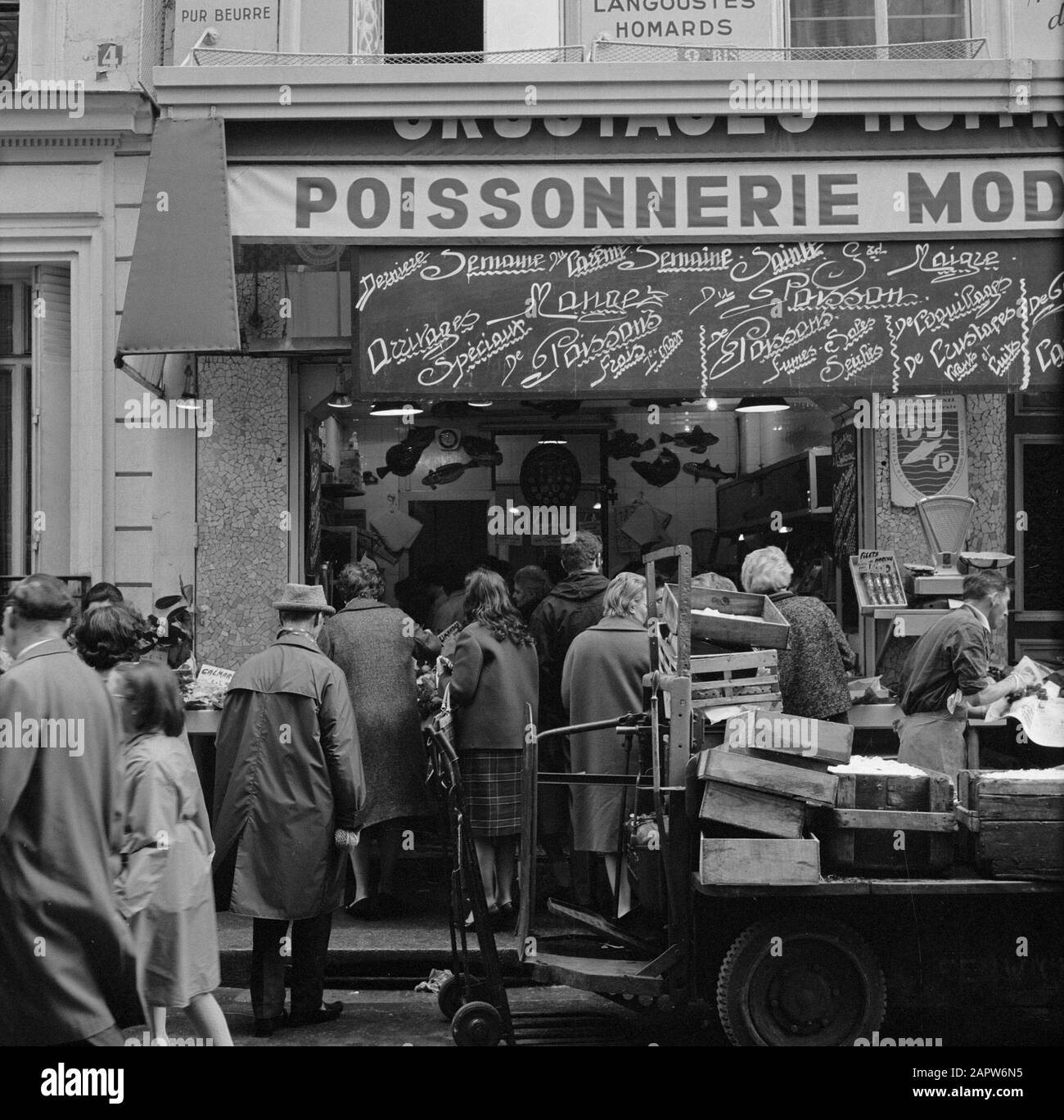 Rue cadet paris Banque de photographies et d’images à haute résolution ...