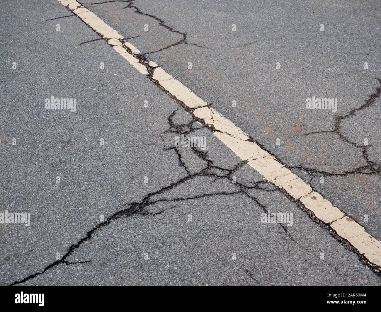 Fissures De Trottoir Banque d'image et photos - Page 3 - Alamy
