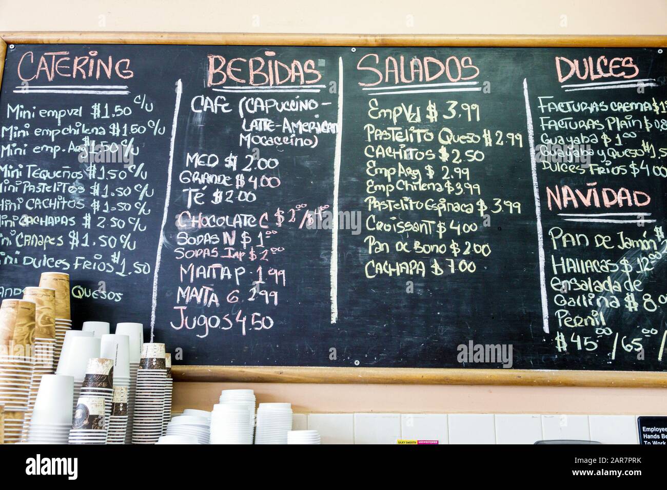 Miami Beach Florida, Moises Bakery, café, boulangerie, intérieur ...