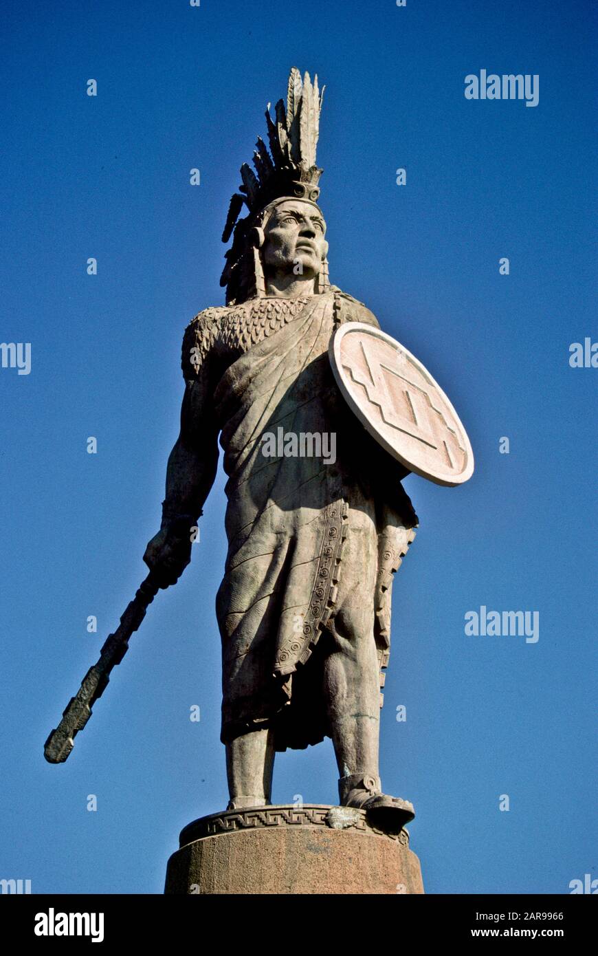 Statue de Cuauhtémoc sur le Paseo de los Heroes à Tijuana, Mexique ...
