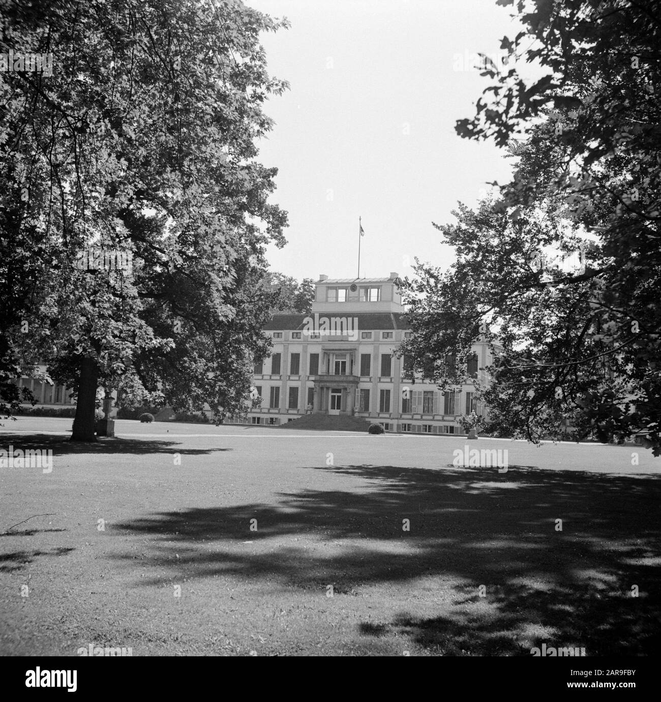 La famille royale à Soestdijk Palace façade avant du palais Date ...