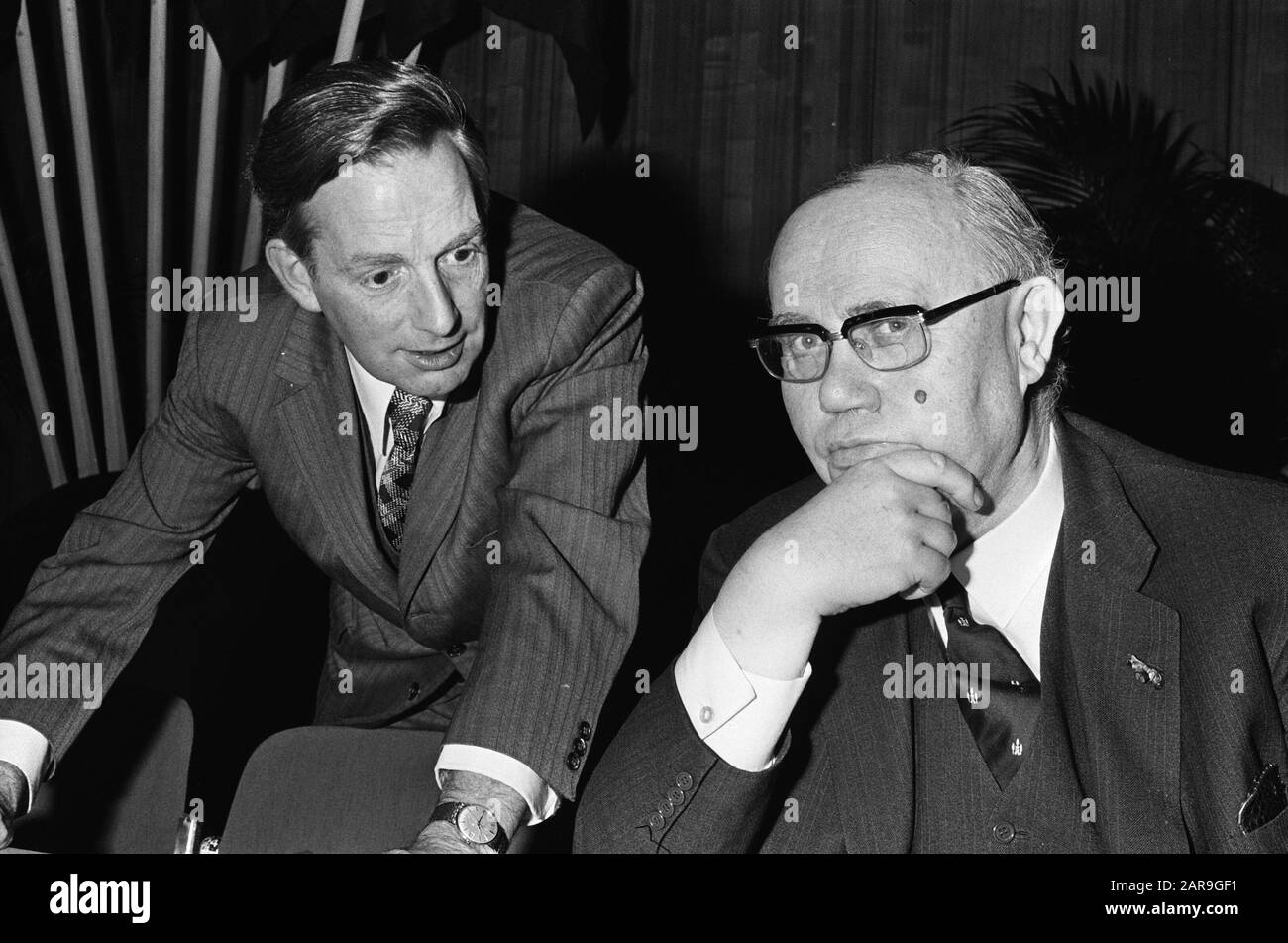 Congrès VVD à Breda; Korthals Altes (nouveau président) et Van Riel (r ...