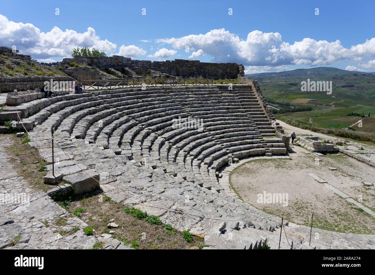 Segesta amphitheatre sicily italy Banque de photographies et d’images à ...