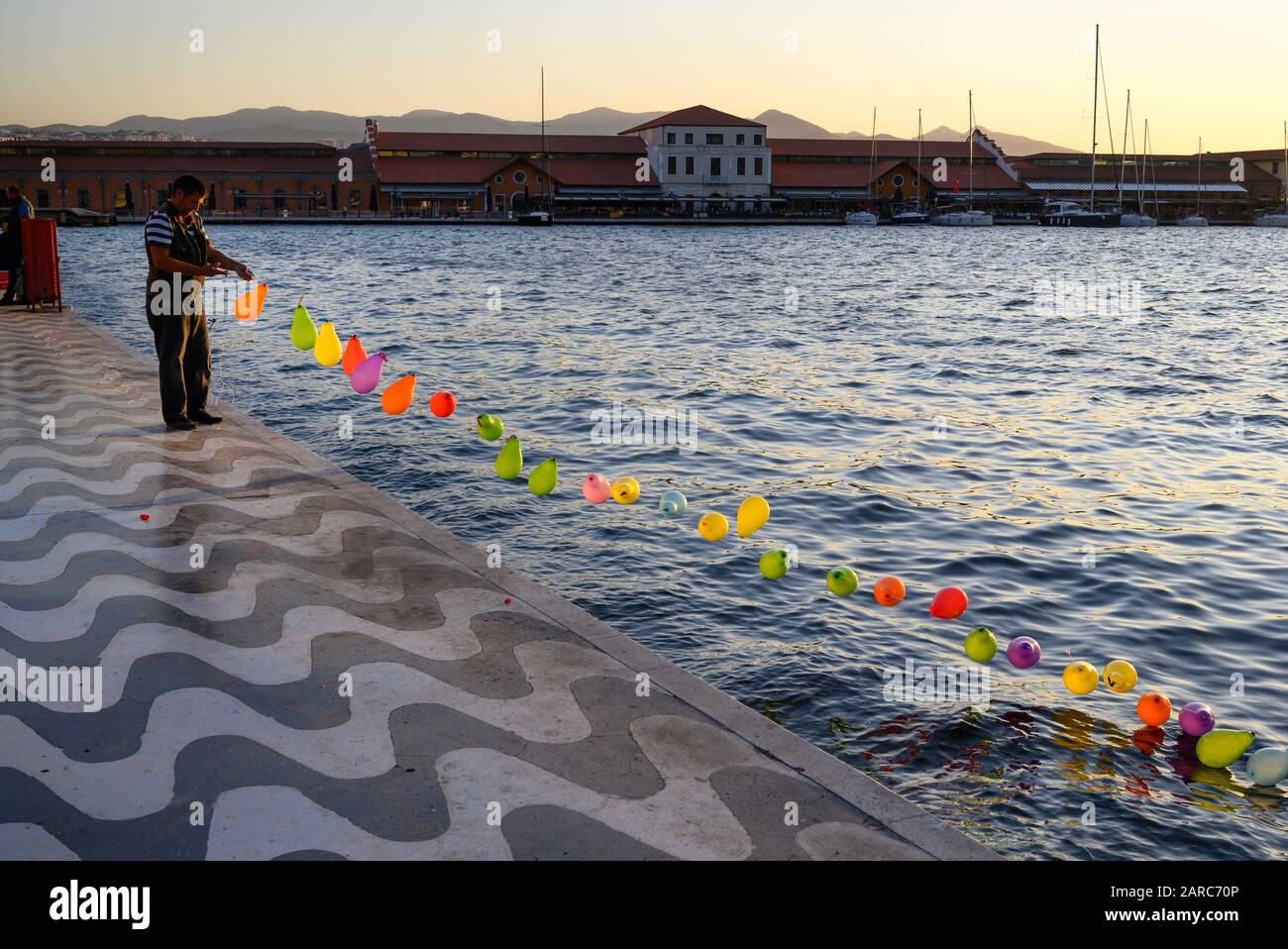Ballons en mer Banque de photographies et d’images à haute résolution ...
