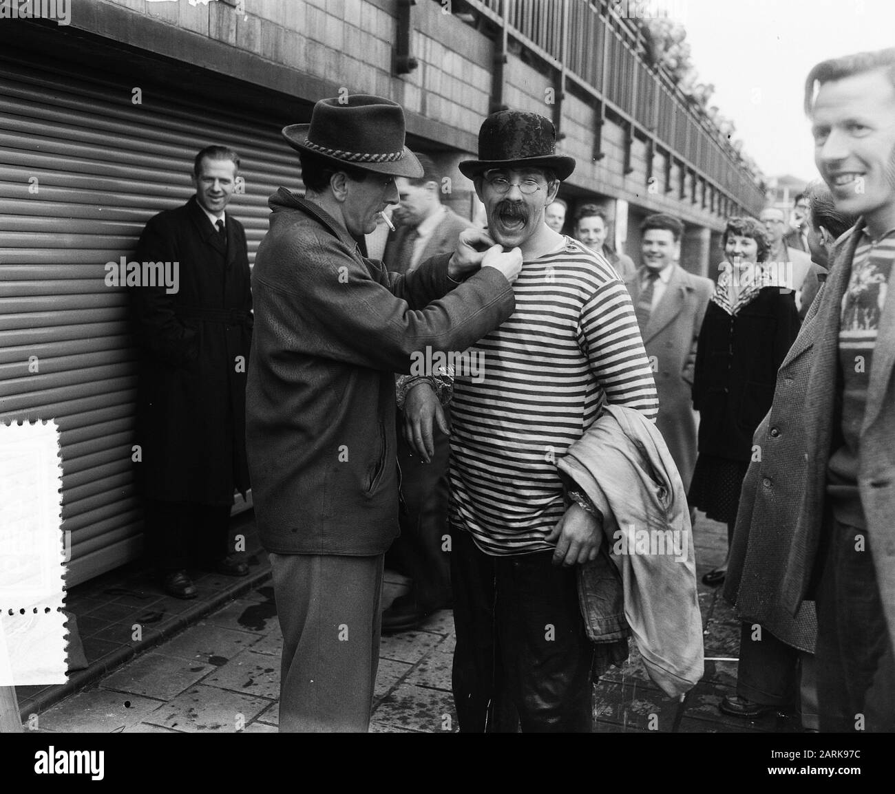 Tom manders Banque d'images noir et blanc - Alamy